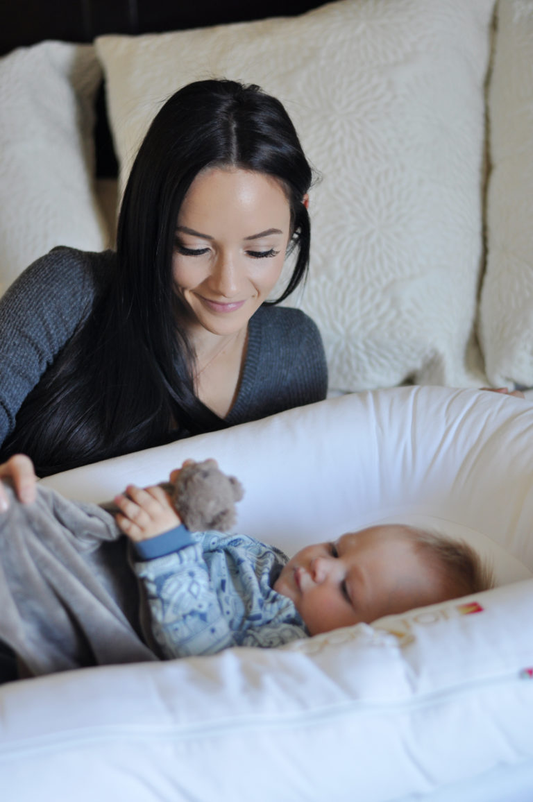 Baby Registry: DockATot Review | Outfits & Outings