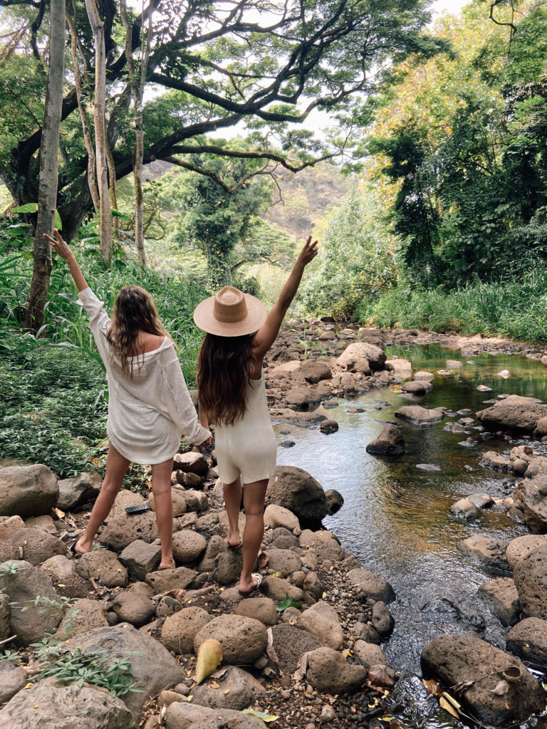 The Ultimate Oahu Girls Trip: a Complete Travel Guide - Outfits & Outings